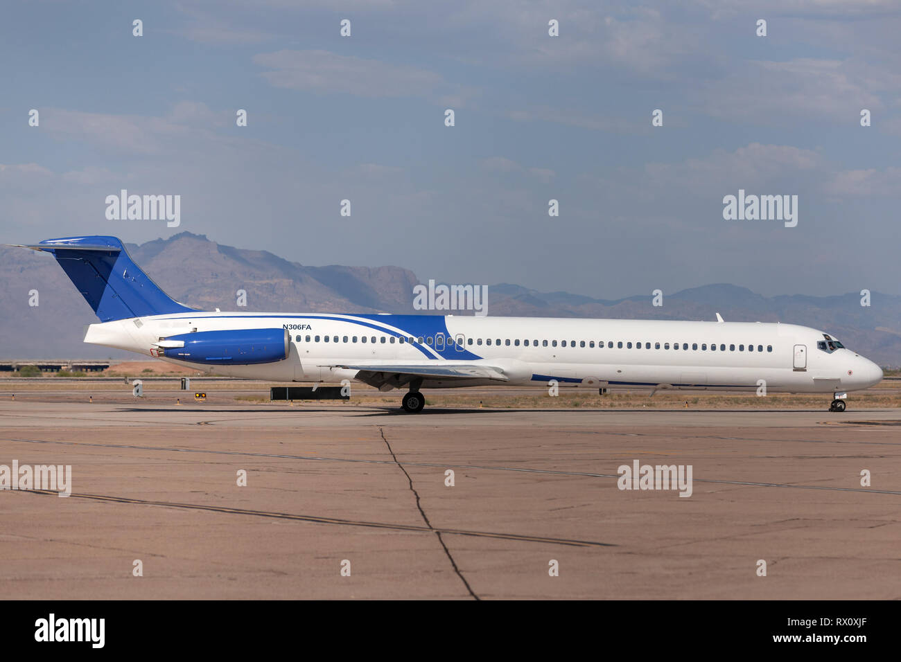 Md 83 hi-res stock photography and images - Alamy