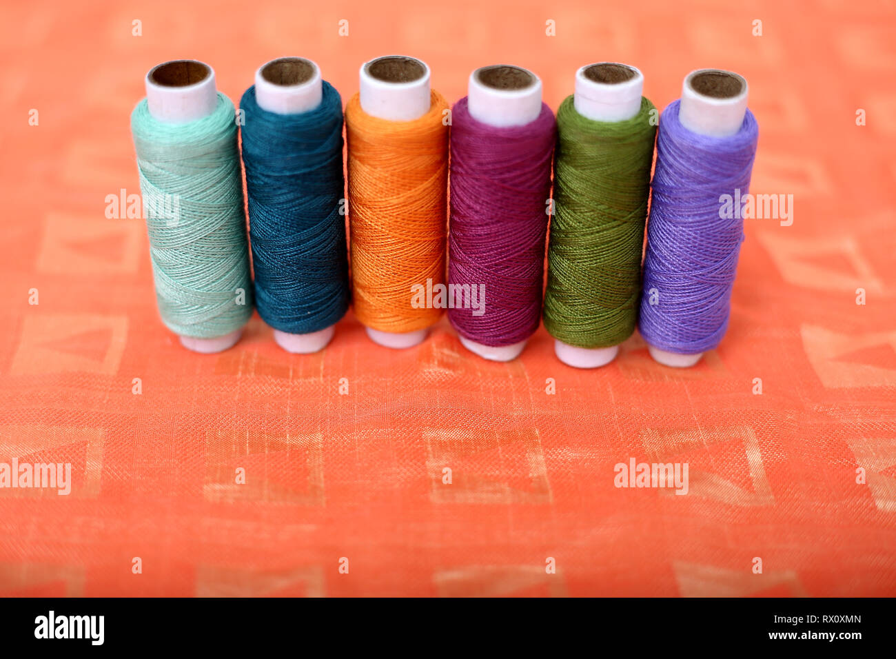 Thread images hi-res stock photography and images - Alamy