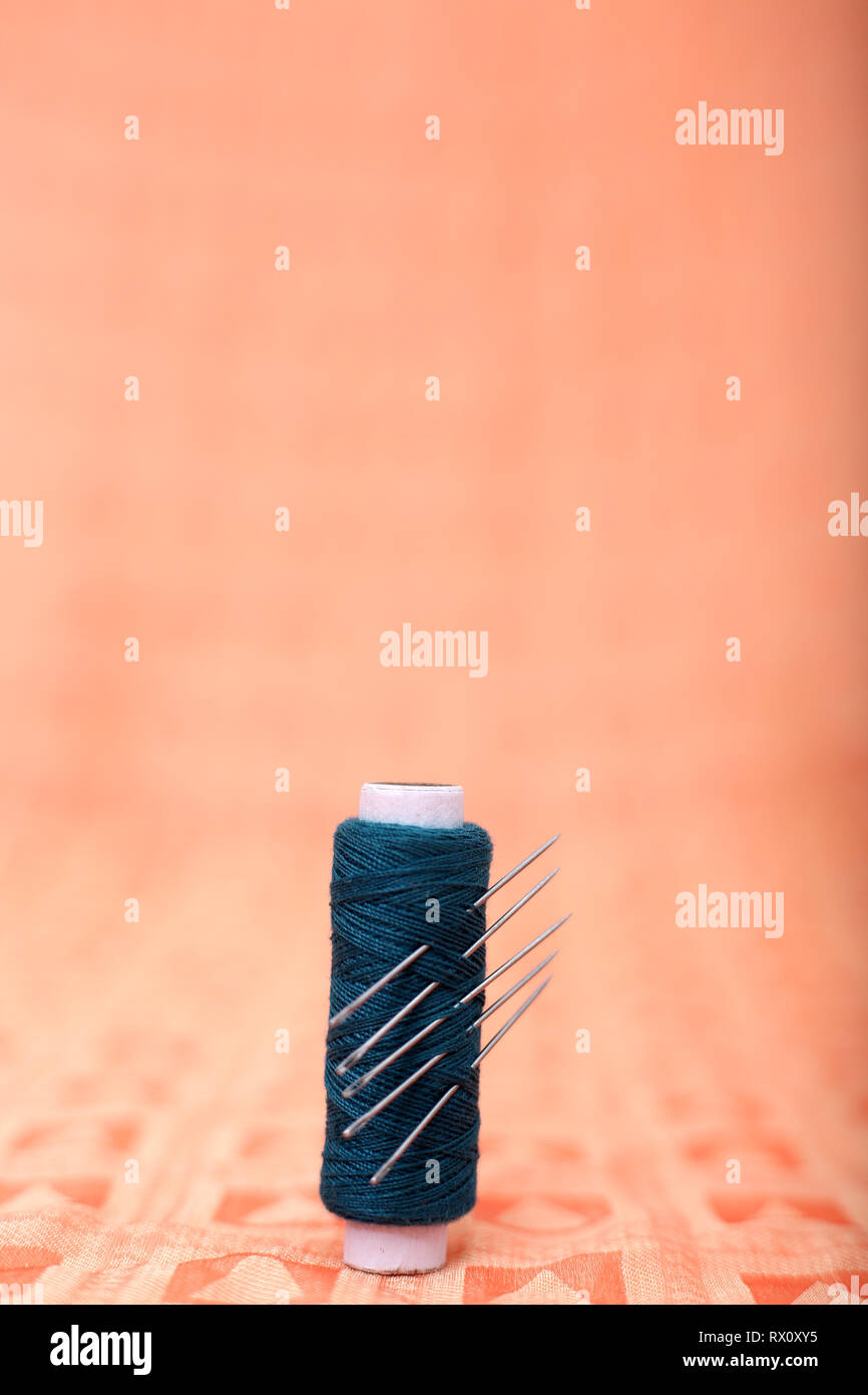 Needles thread sewing machine hi-res stock photography and images - Alamy