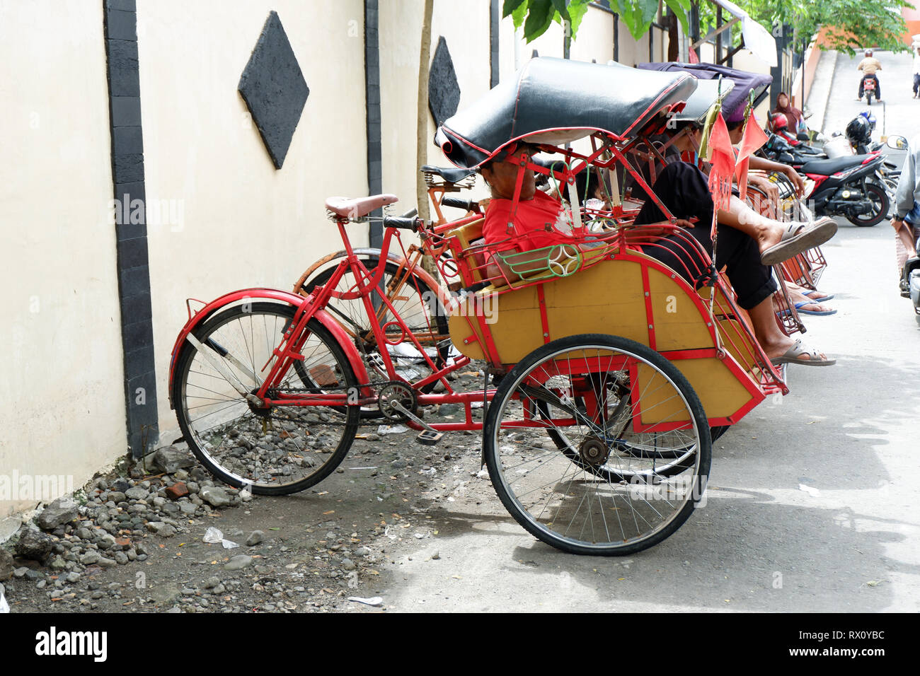 pedicab on traditional markets Stock Photo - Alamy
