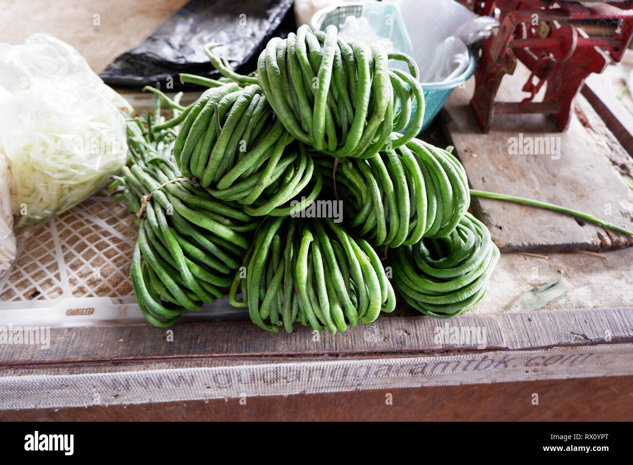 long bean vegetables that have just been picked Stock Photo - Alamy