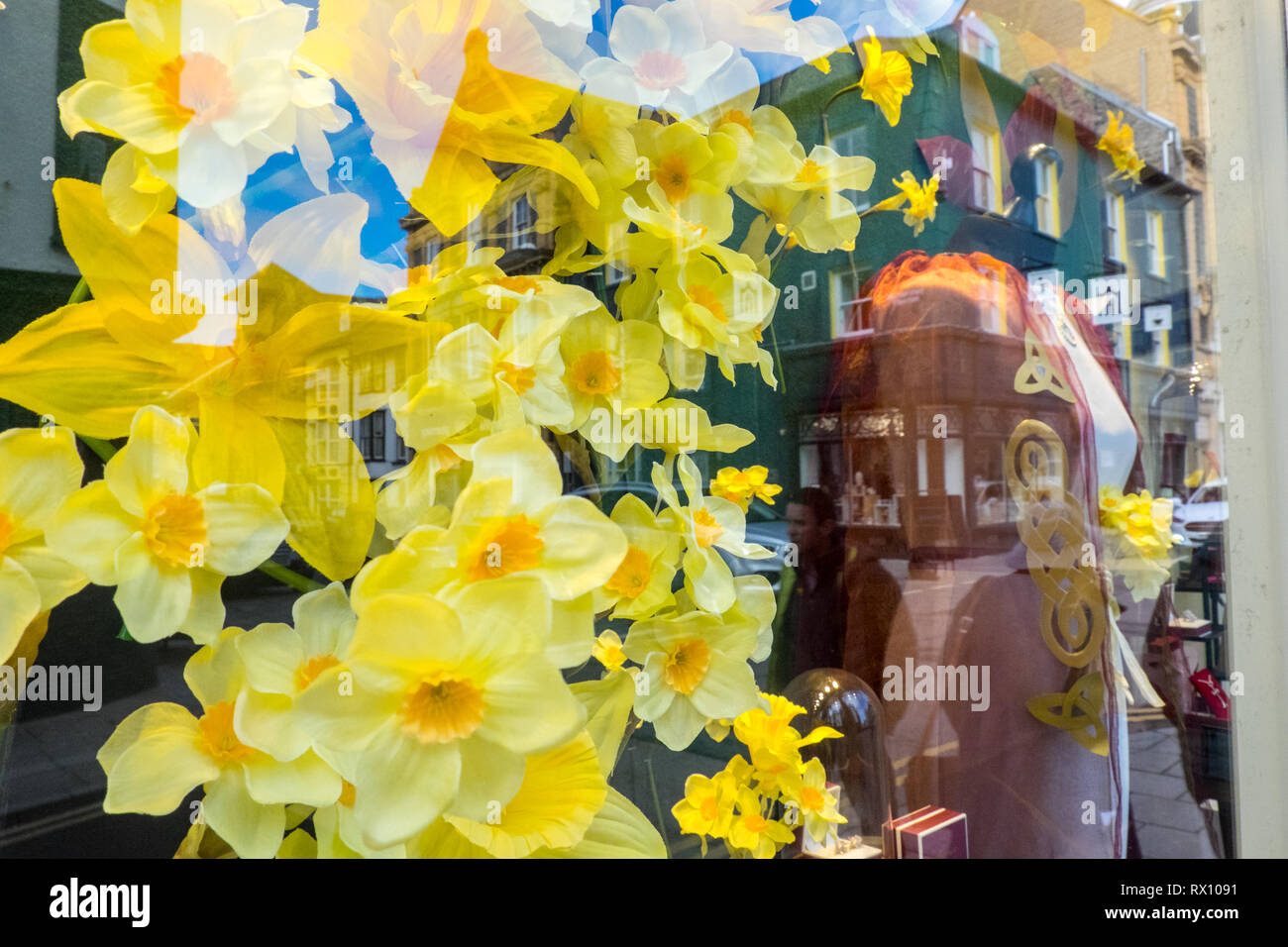 Rhiannon,Canolfan Aur Cymru, Welsh craft,centre,Shop,display,displaying ...