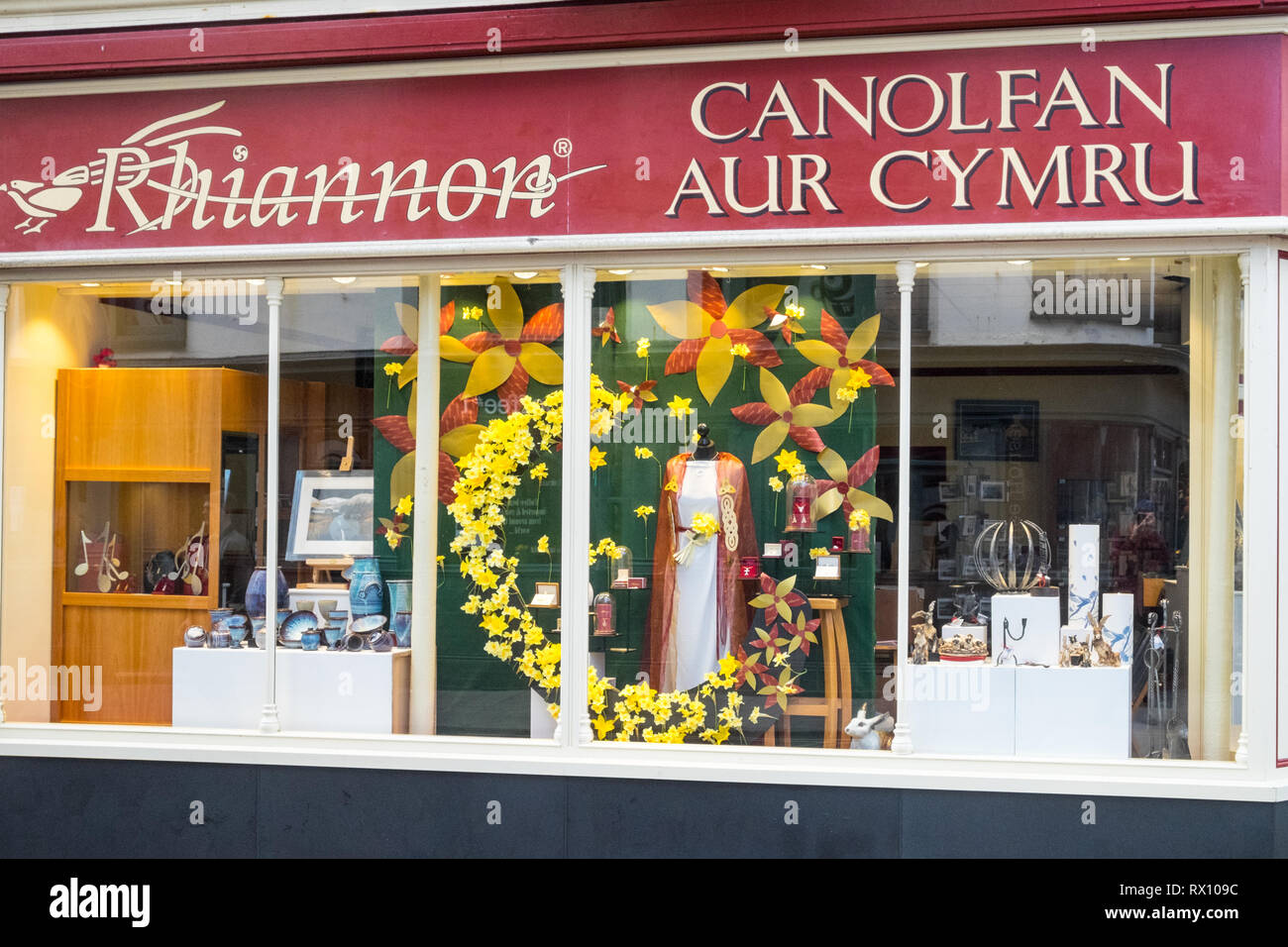 Rhiannon,Canolfan Aur Cymru, Welsh craft,centre,Shop,display,displaying ...