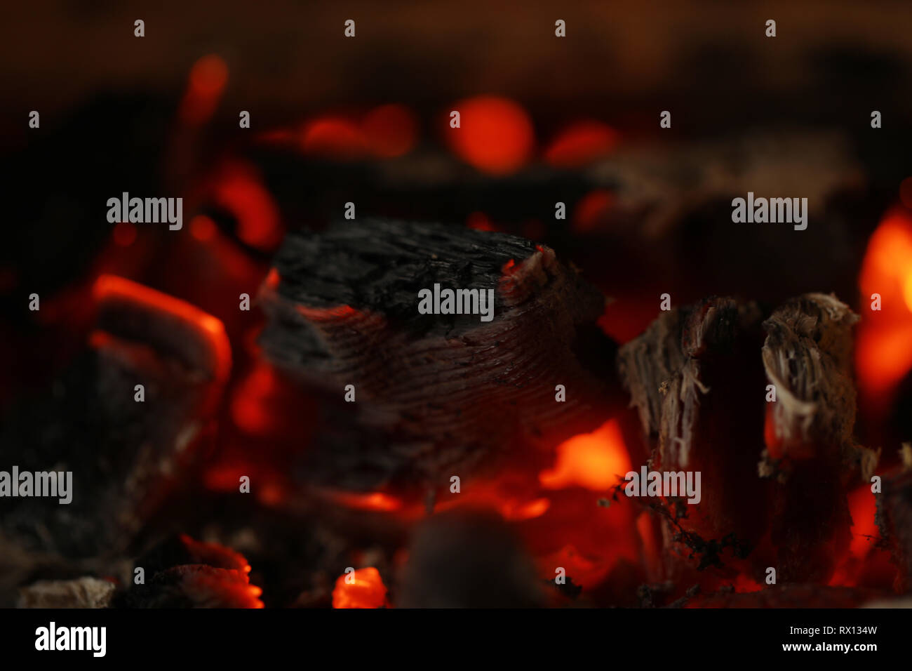Wood Fire Glow Embers Stock Photo - Alamy