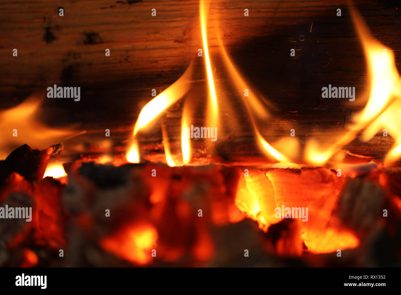 Wood Fire Glow Embers Stock Photo - Alamy