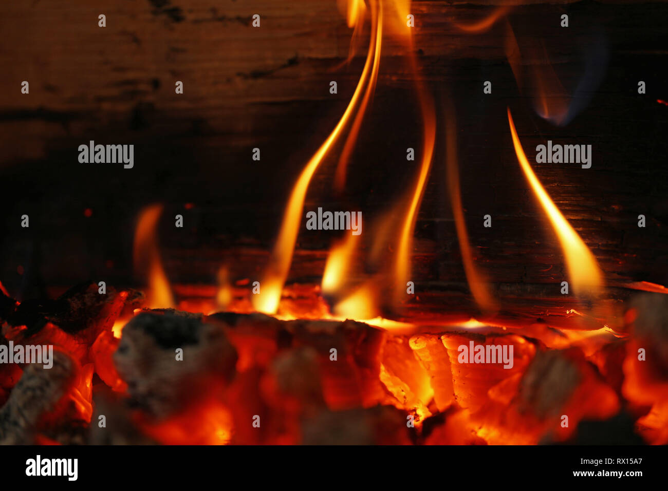 Wood Fire Glow Embers Stock Photo - Alamy