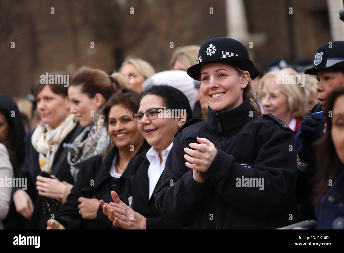 Women officers and staff from the Metropolitan Police take part in ...