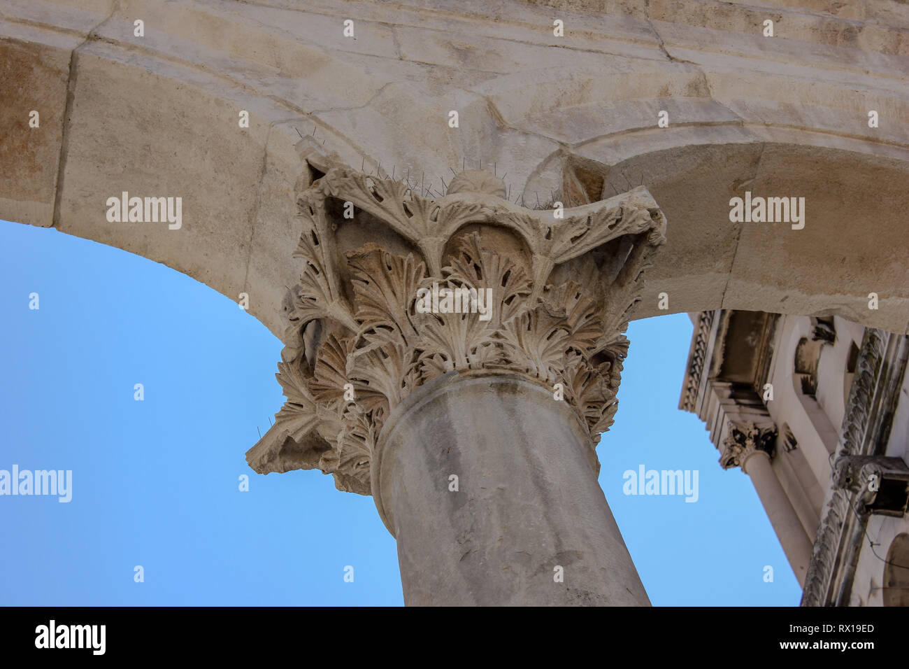 Corinthean pillar hi-res stock photography and images - Alamy
