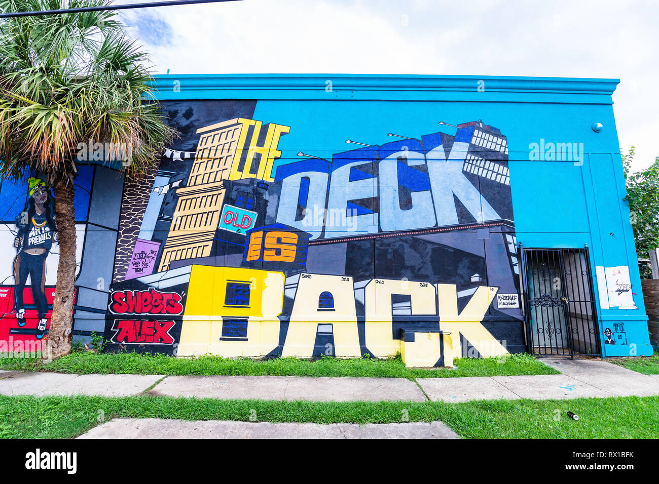 The Old Deck is Back Mural by some talented artists in Downtown Houston ...