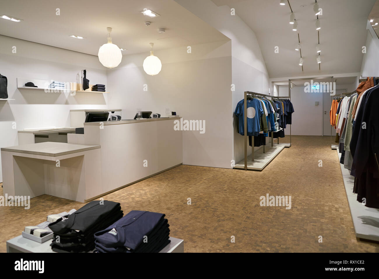 Shop till clothes hi-res stock photography and images - Alamy