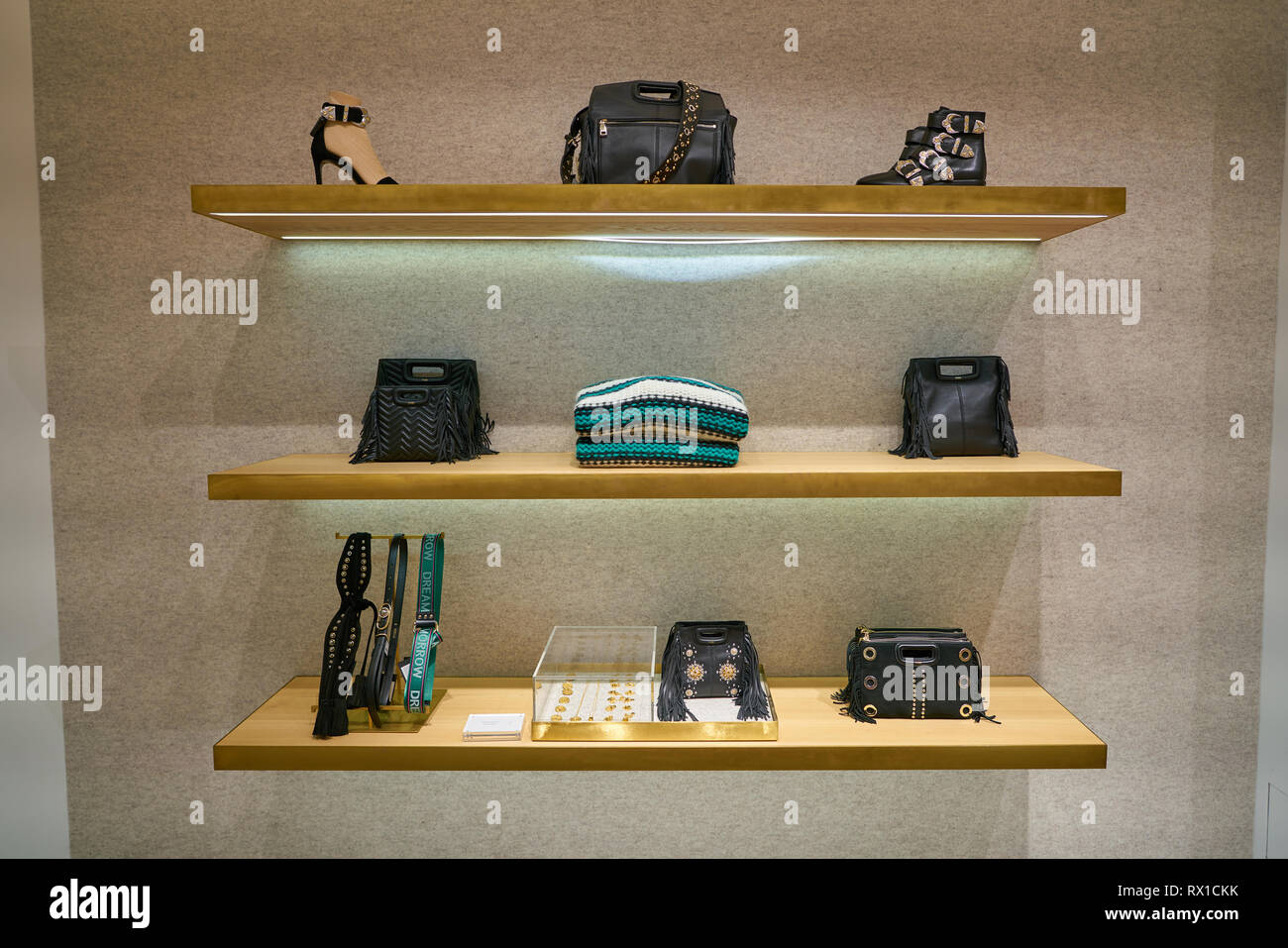 Maje clothing hi-res stock photography and images - Alamy