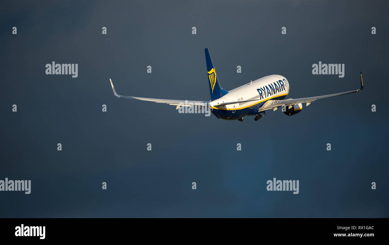 Prestwick, UK. 7 March 2019. Ryanair Flight Boeing 737-8AS (Reg: EI-FIL ...