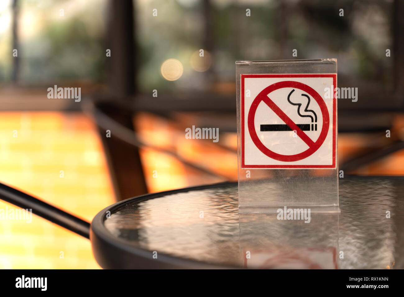 Dont smoke sign hi-res stock photography and images - Alamy