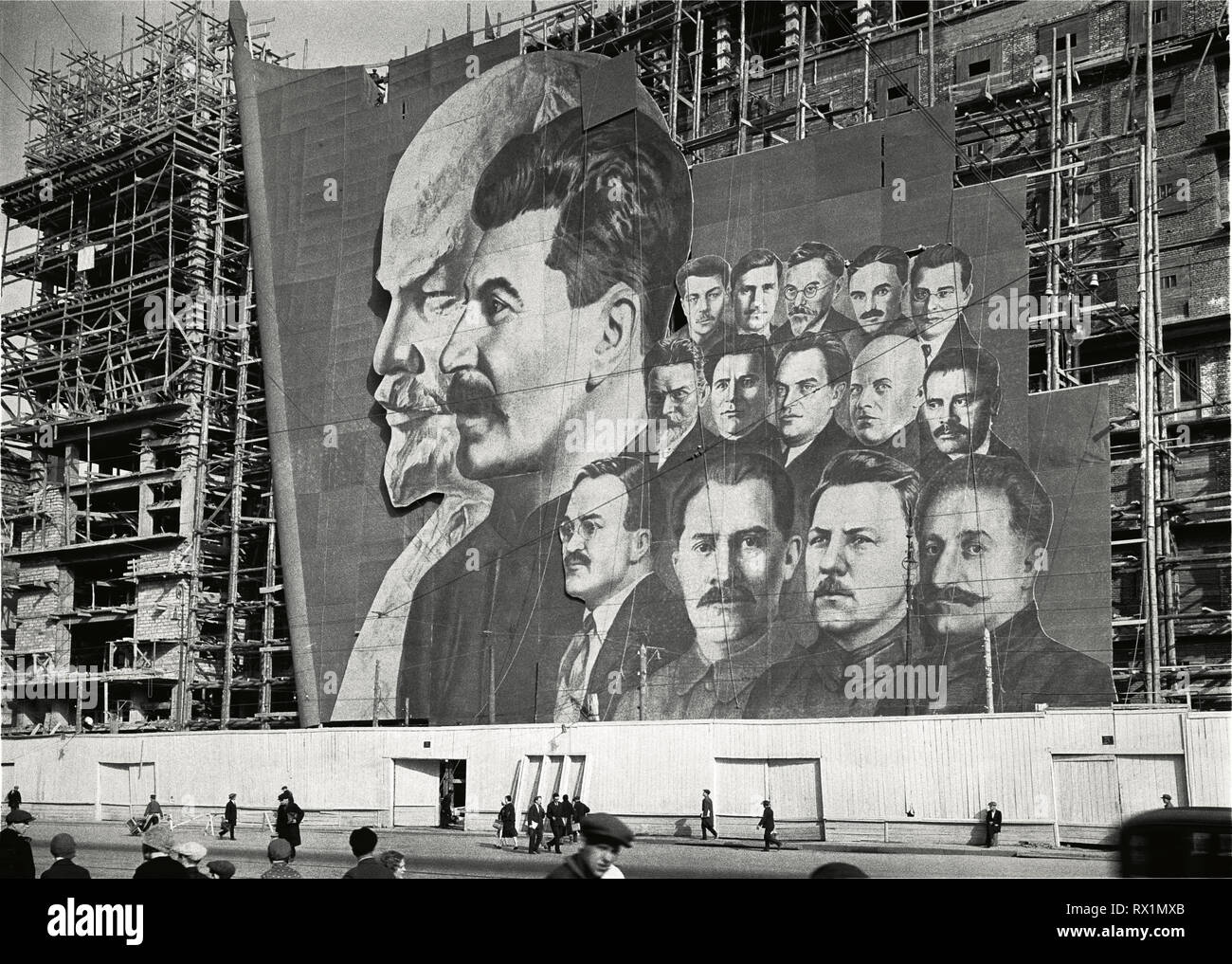 Propaganda De Stalin Y Lenin