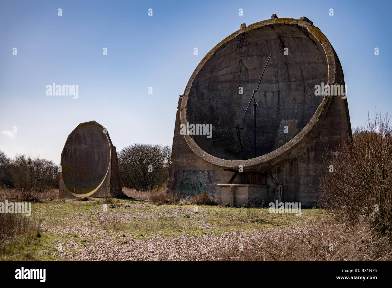 Acoustic mirror hi-res stock photography and images - Alamy