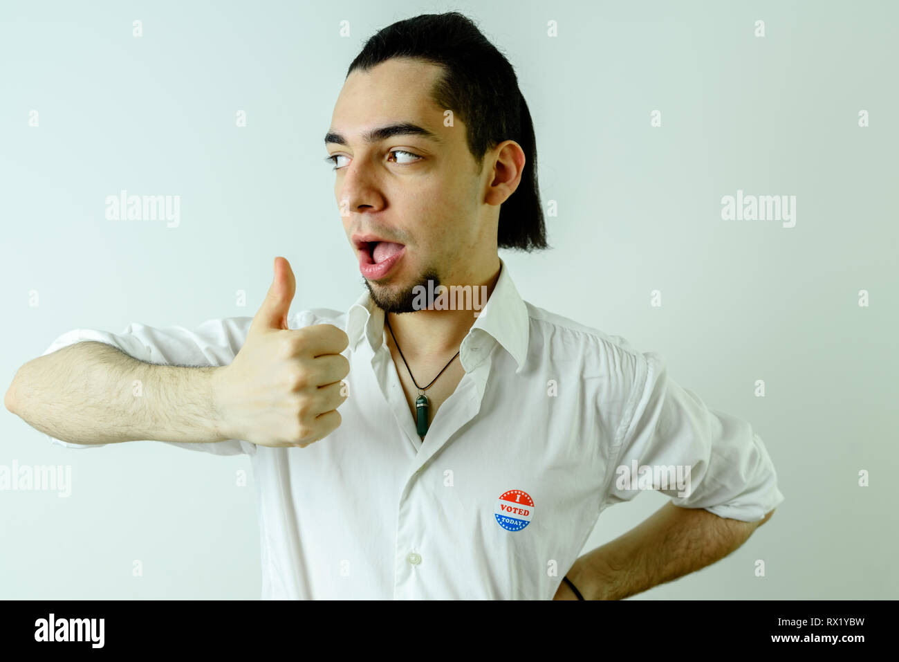 Hispanic voting young hi-res stock photography and images - Alamy