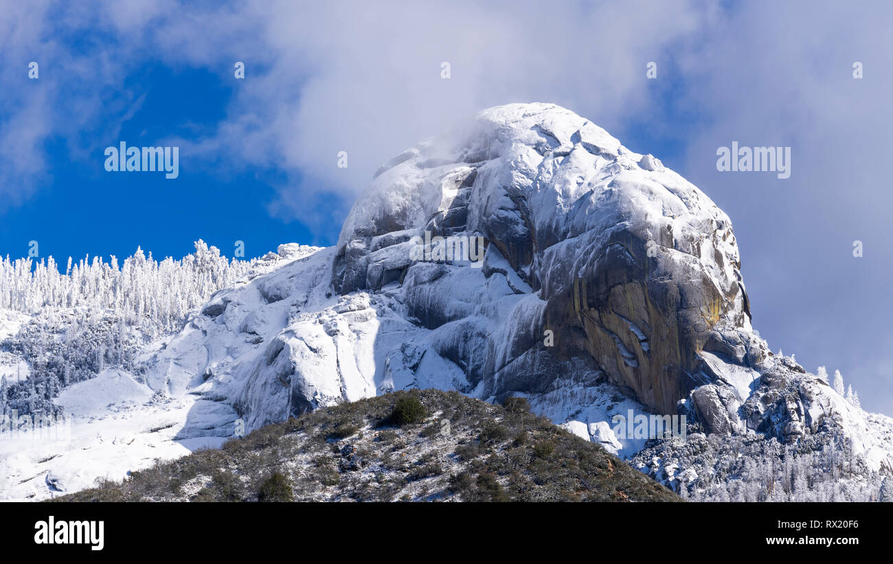 Moro Rock and the Giant Forest after a winter storm, Sequoia National ...