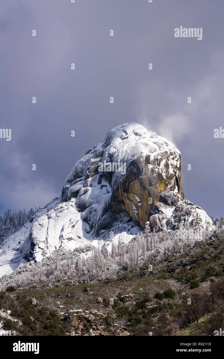 Moro Rock After A Winter Storm Sequoia National Park California Usa