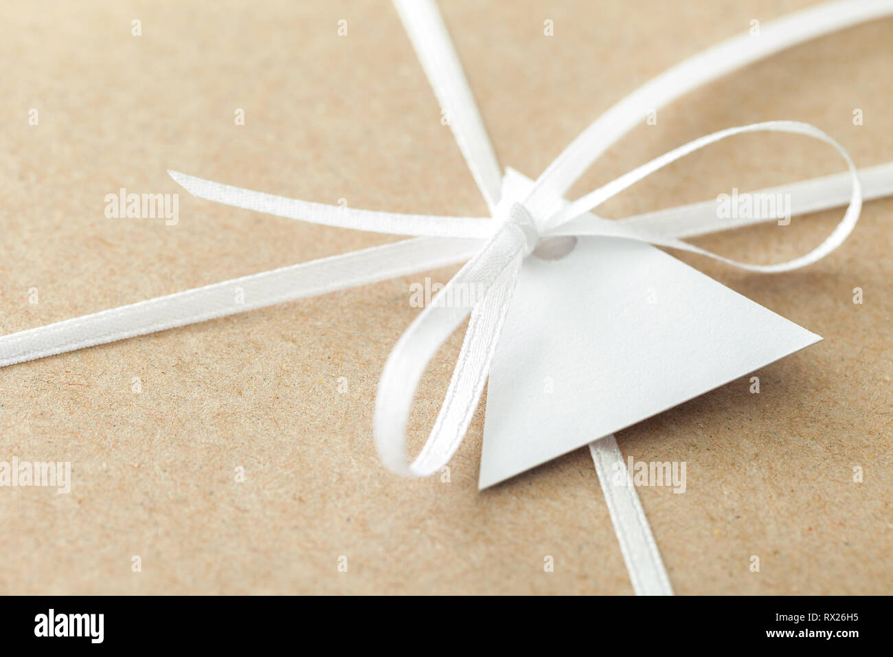 Offering paper envelope hi-res stock photography and images - Alamy