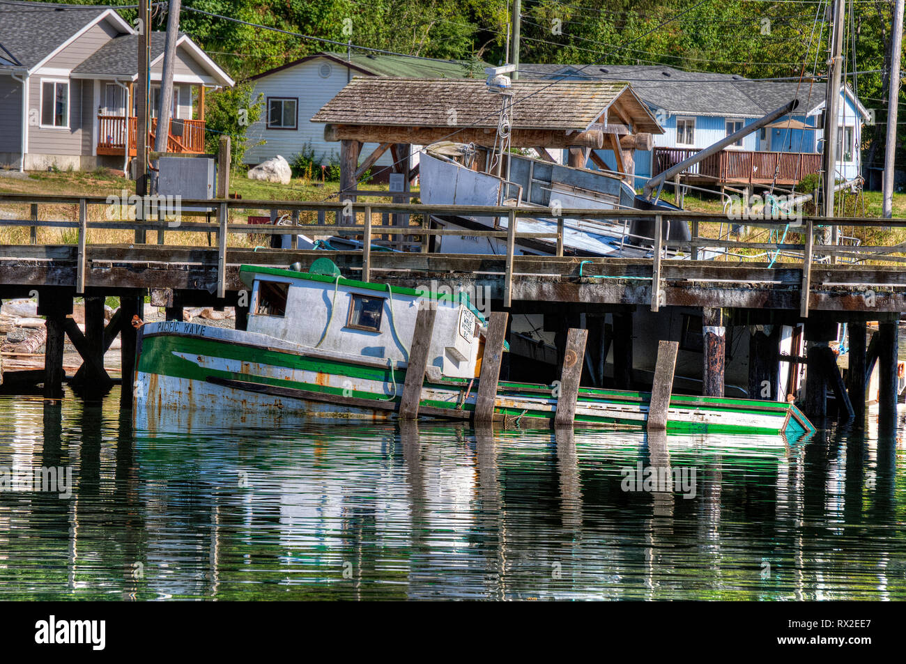 Boat grounded hi-res stock photography and images - Alamy