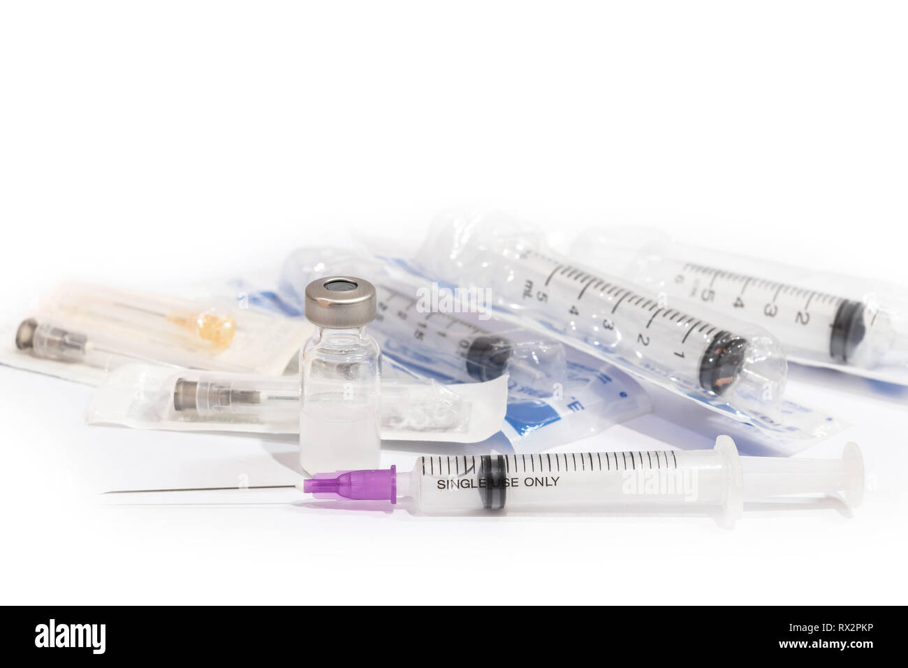 Empty vials syringes hi-res stock photography and images - Alamy