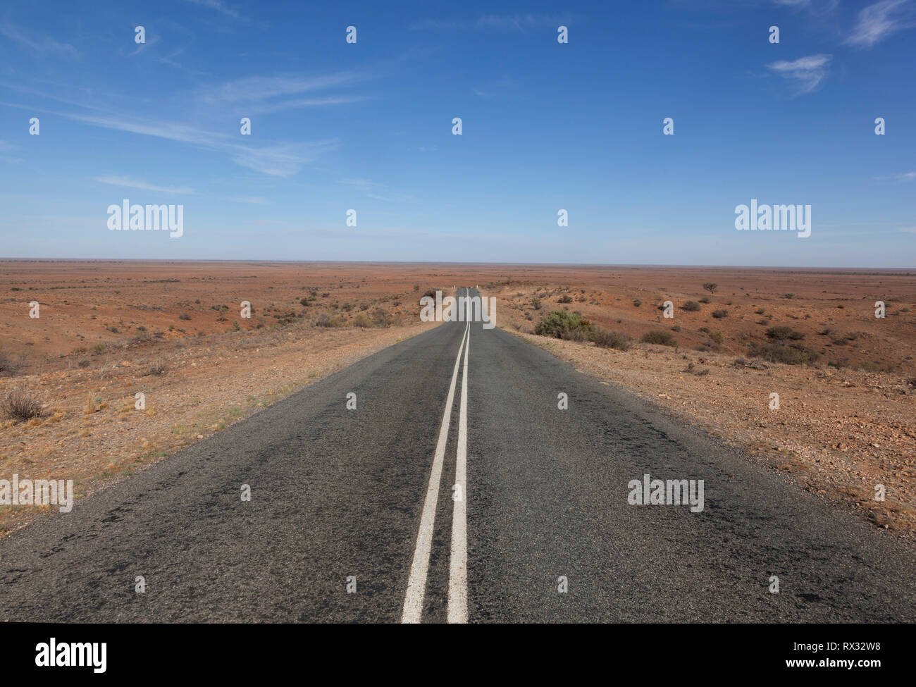 Australia road outback hi-res stock photography and images - Alamy