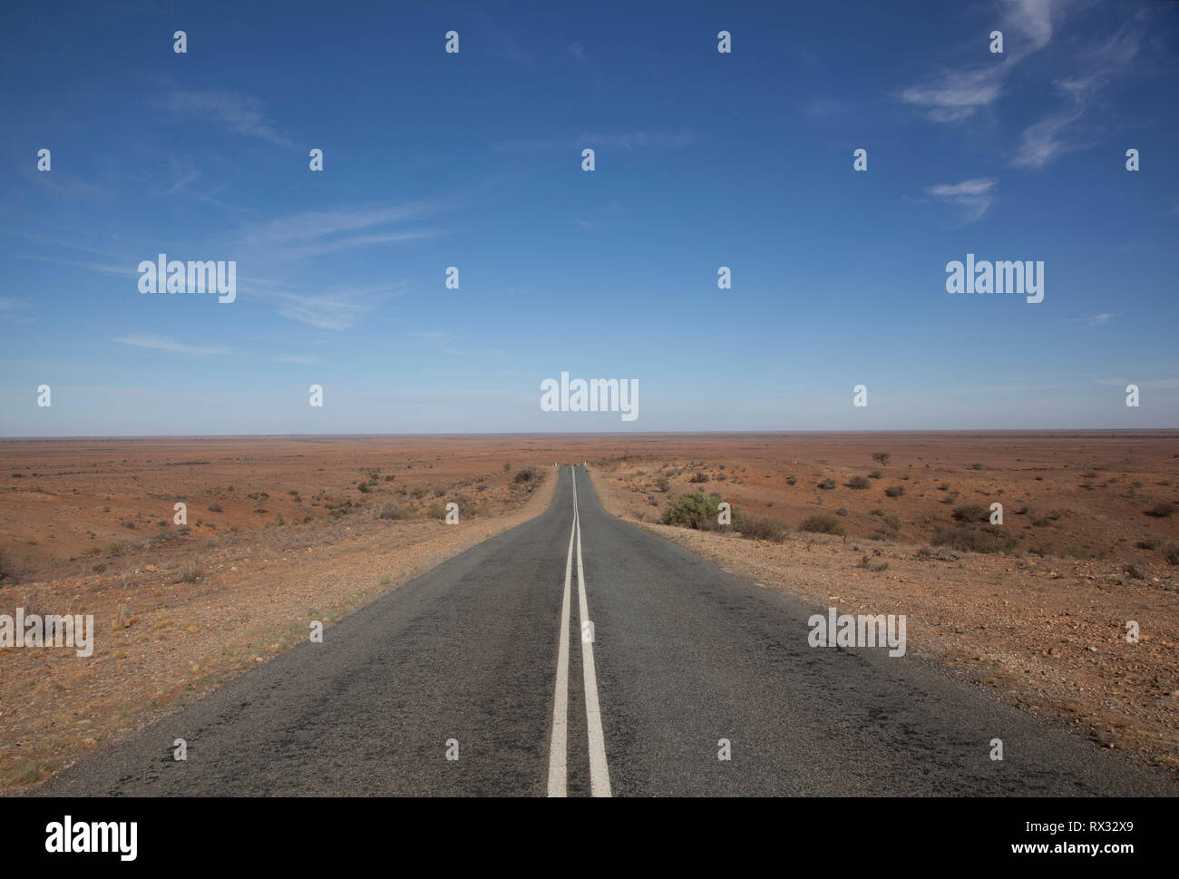 Australian outback road hi-res stock photography and images - Alamy