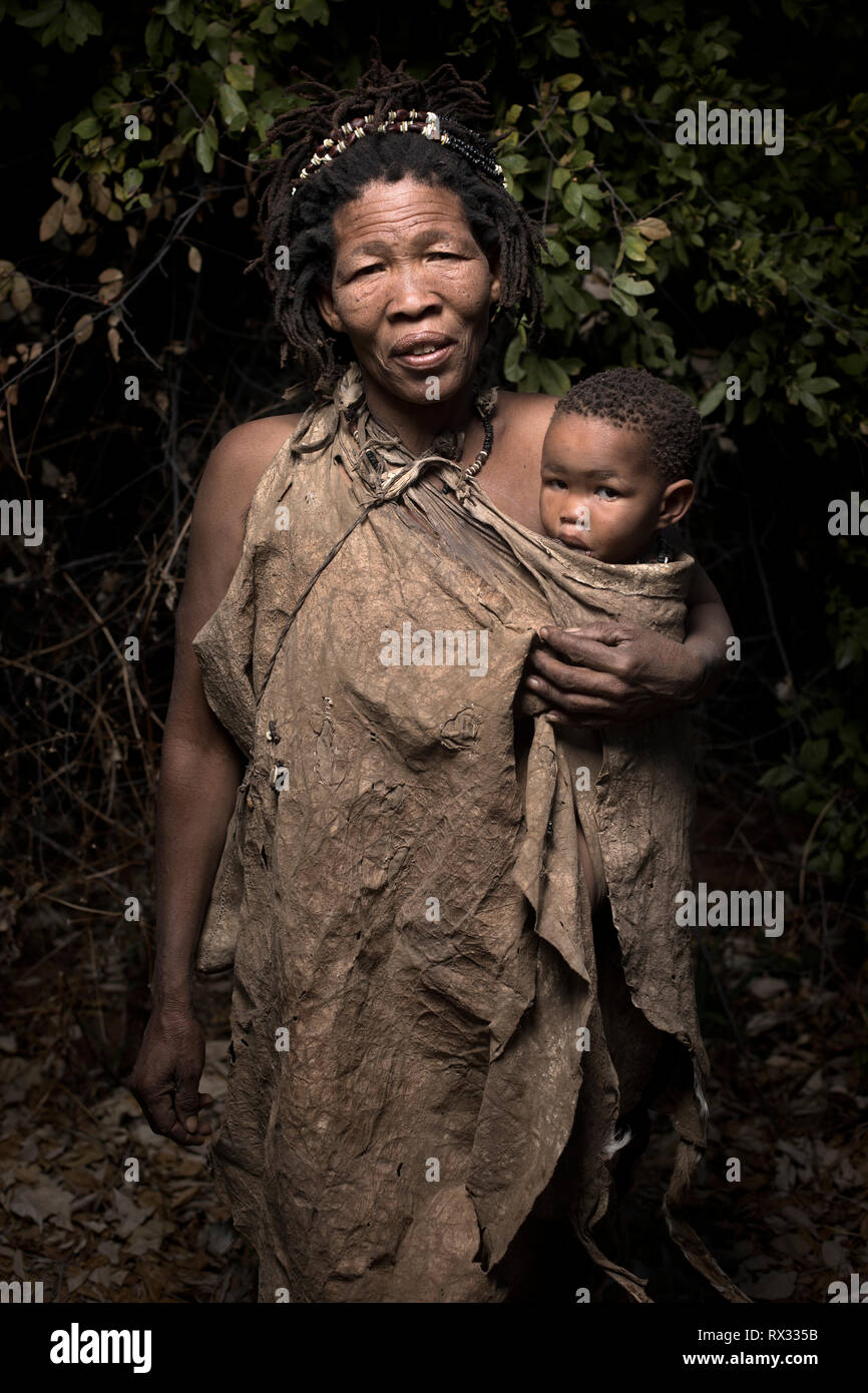 A portrait of a San Bushwoman Stock Photo - Alamy