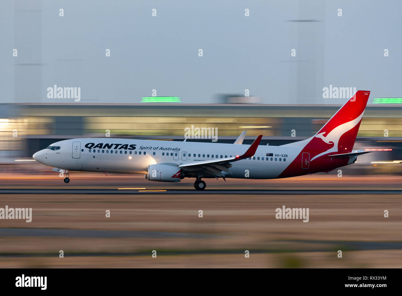 Qantas Boeing 737 landing at Adelaide Airport Stock Photo - Alamy