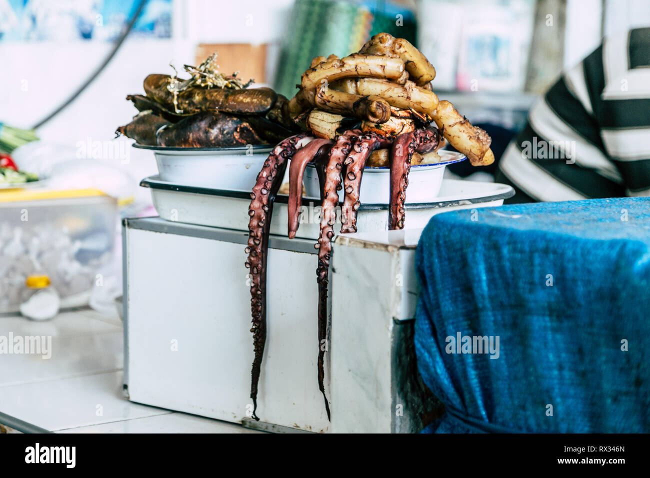 Seafood market squid allergy hi-res stock photography and images - Alamy