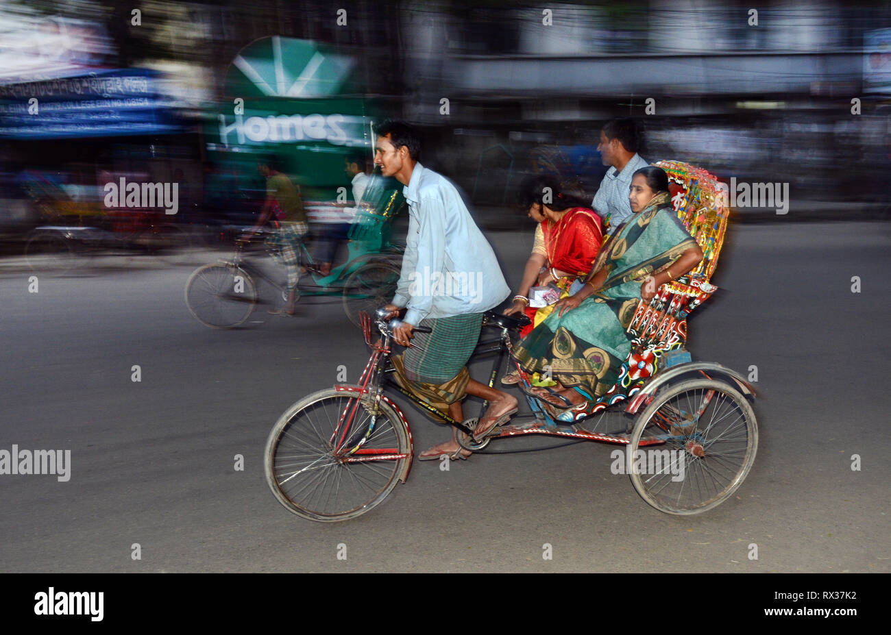 Cycle rickshaws in Dhaka, Bangladesh Stock Photo - Alamy