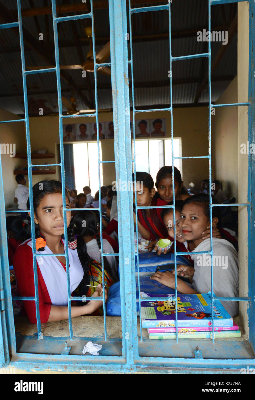 Students bangladesh hi-res stock photography and images - Alamy