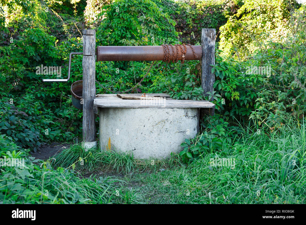 Old water well hi-res stock photography and images - Alamy