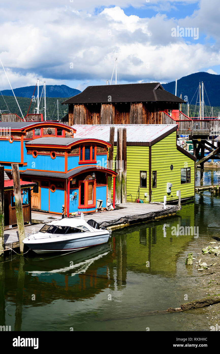 Houseboats hi-res stock photography and images - Alamy