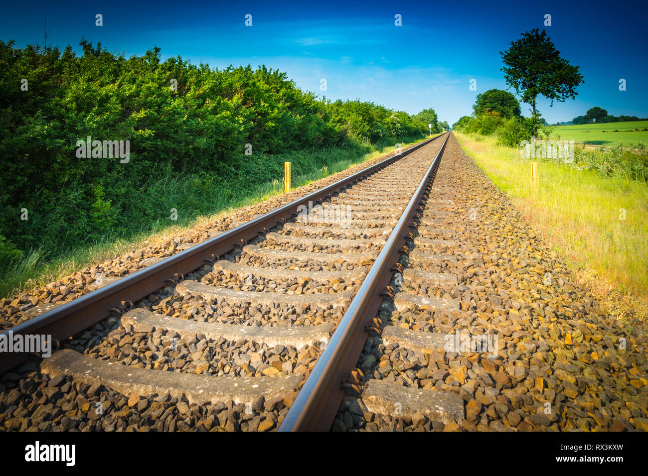 Straight road running parallel hi-res stock photography and images - Alamy