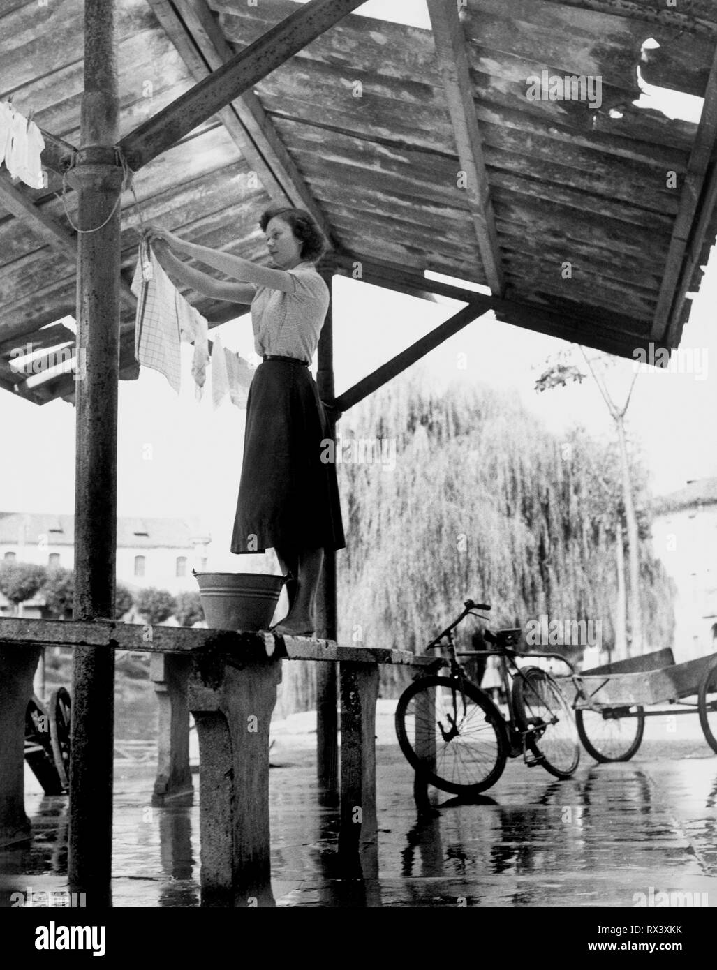 50's housewife black and white hi-res stock photography and images - Alamy