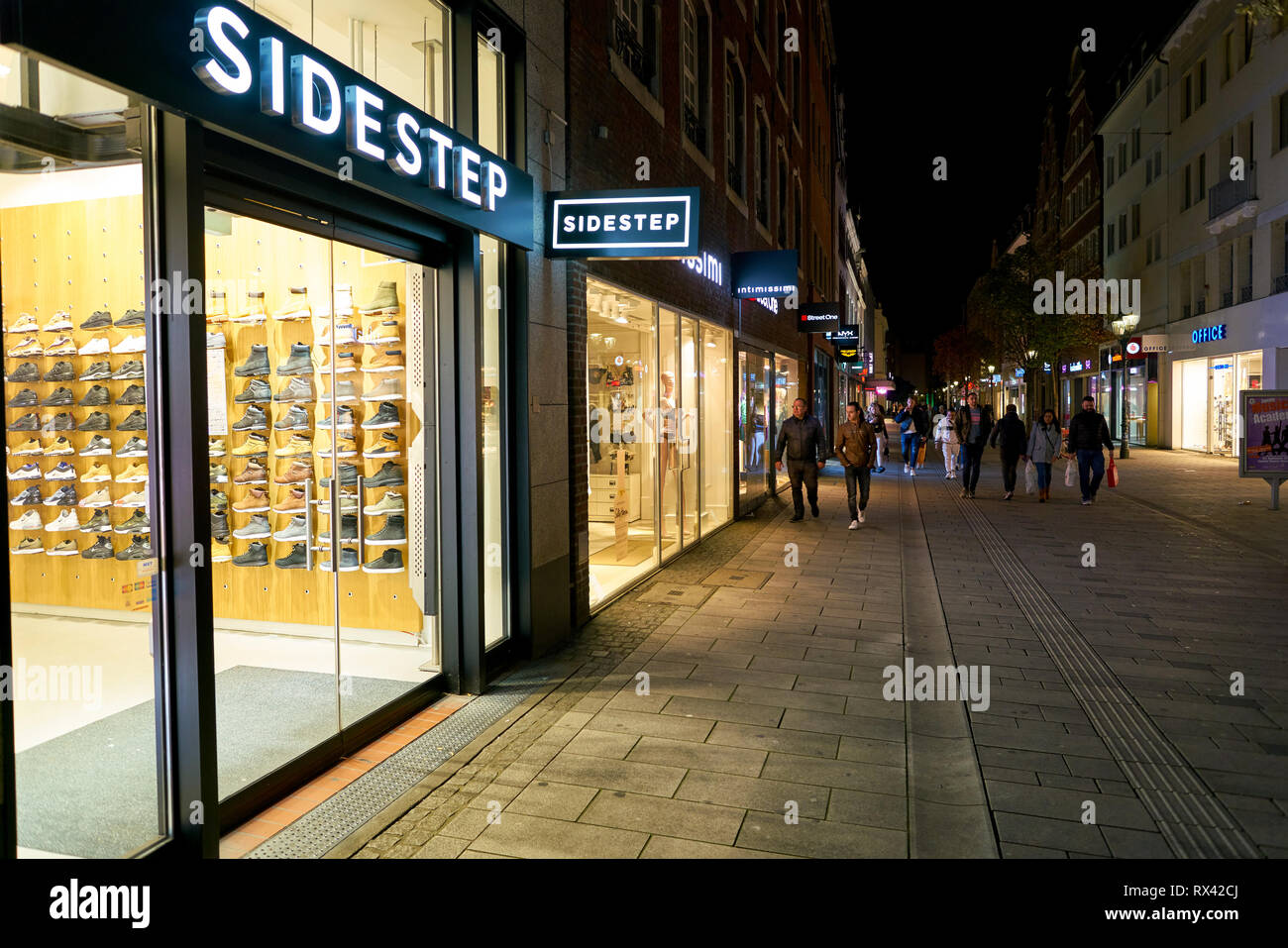 Sidestep hi-res stock photography and images - Alamy