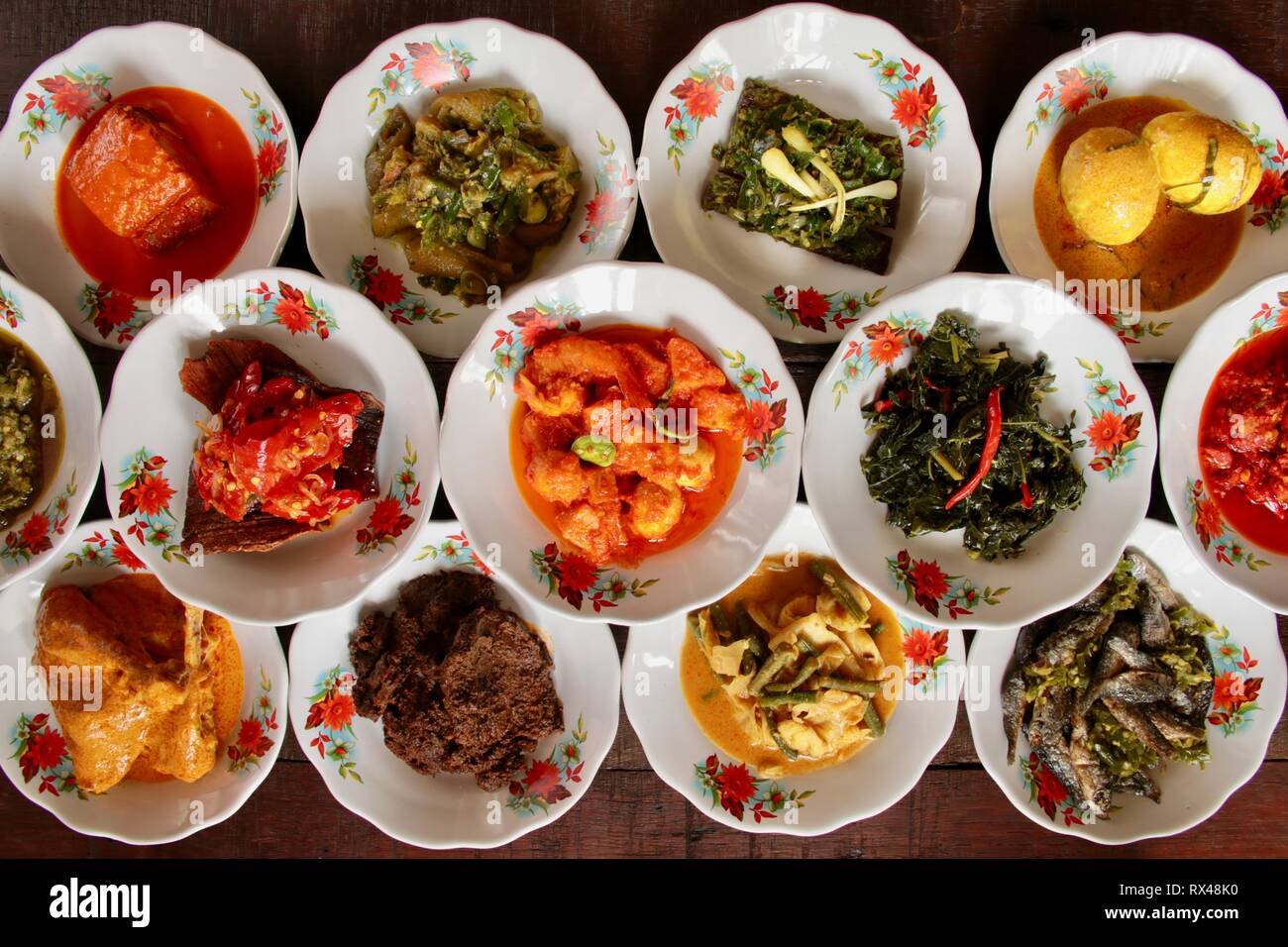 Minangkabau traditional food hi-res stock photography and images - Alamy