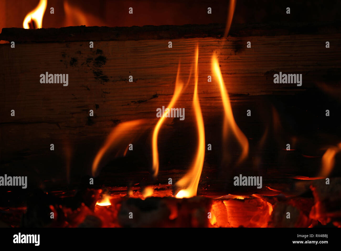 Wood Fire Glow Embers Stock Photo - Alamy