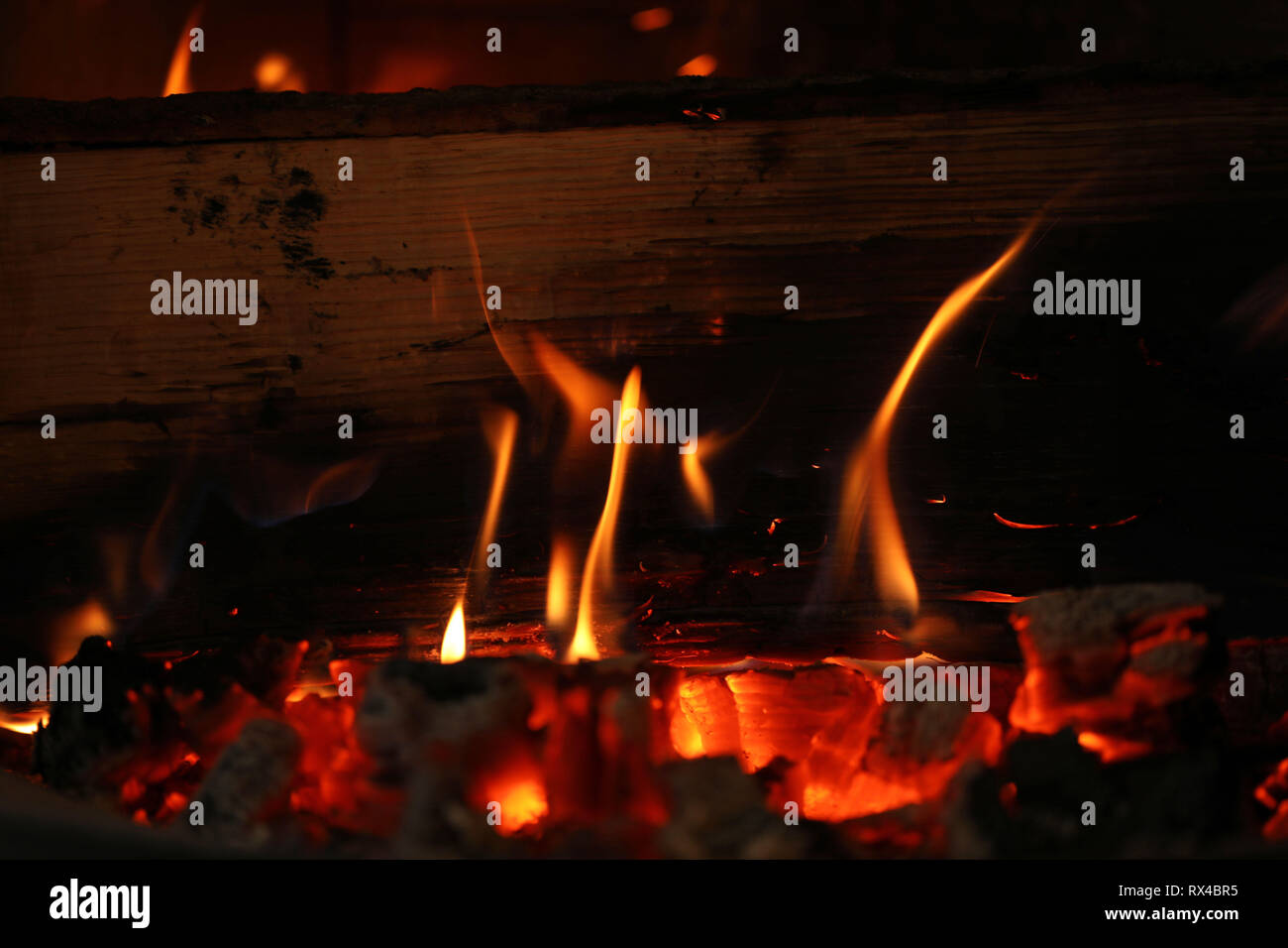 Wood Fire Glow Embers Stock Photo - Alamy