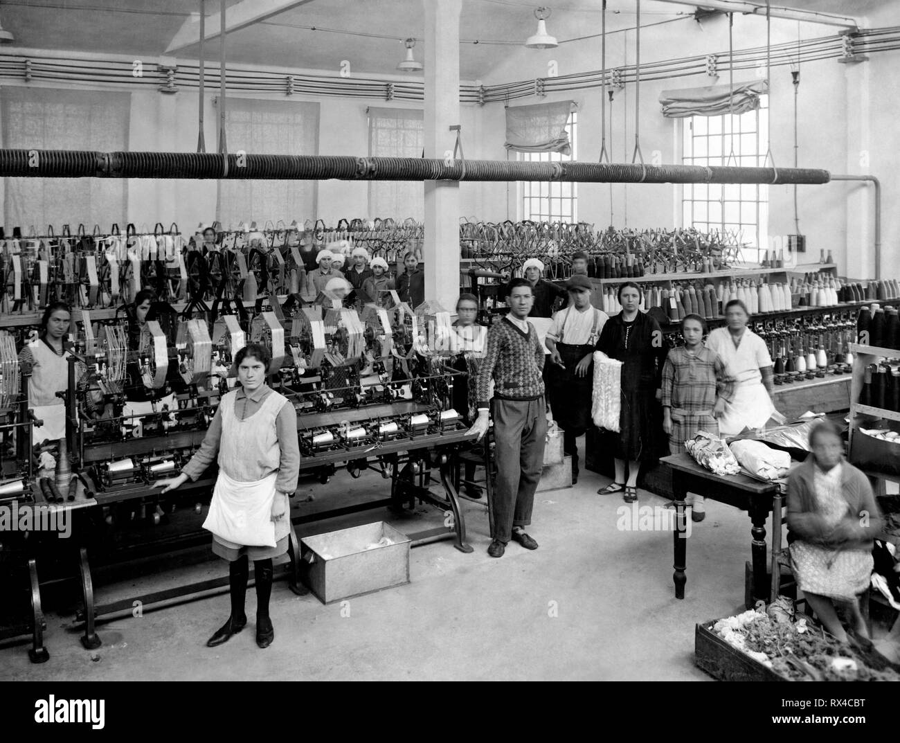 Textile industry italy 20th century hi-res stock photography and images ...
