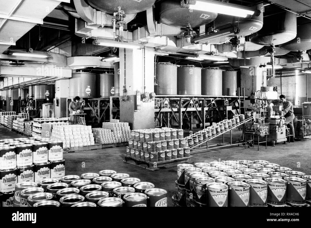packaging, paint industry, italy 1965 Stock Photo - Alamy