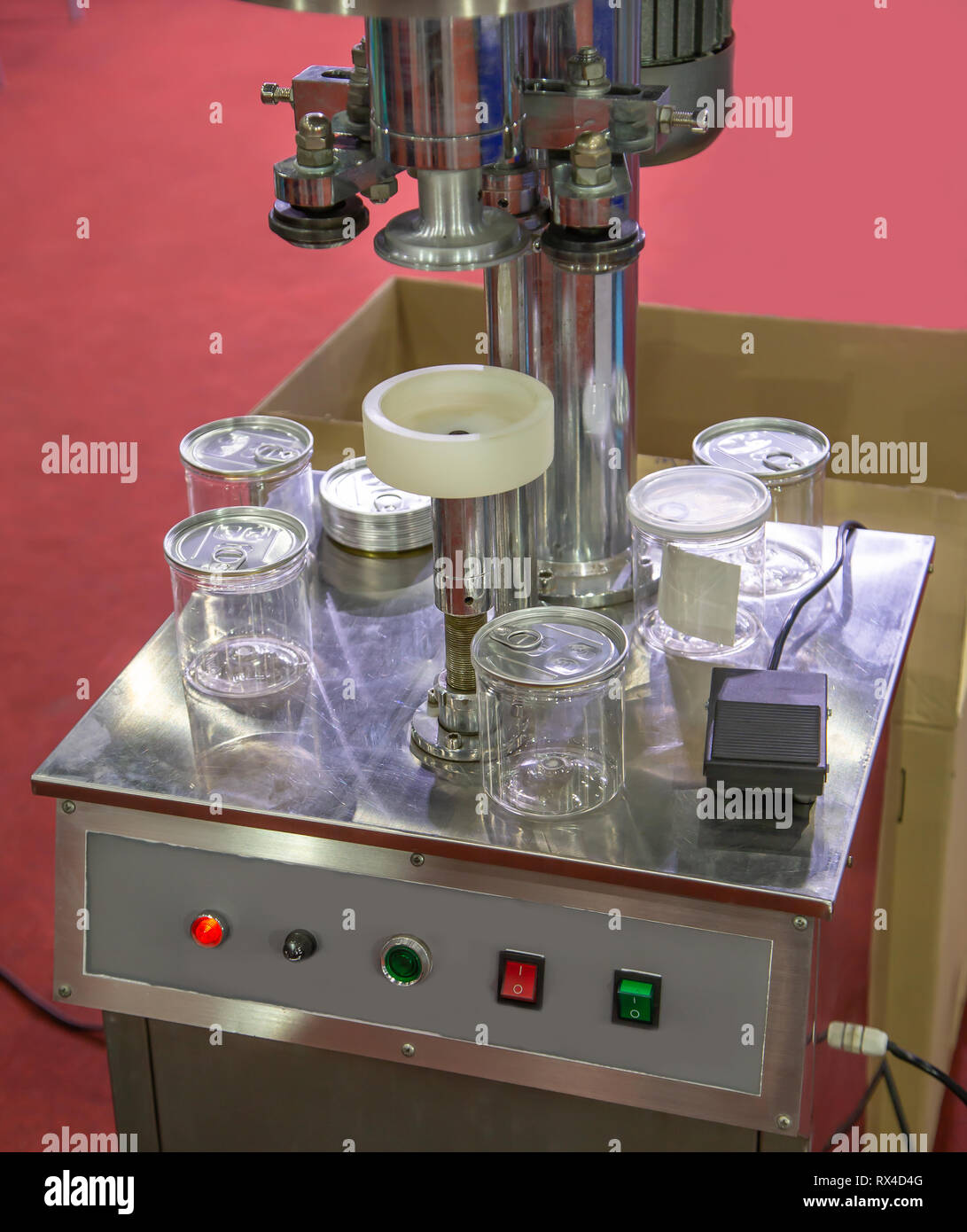 Can capping hi-res stock photography and images - Alamy