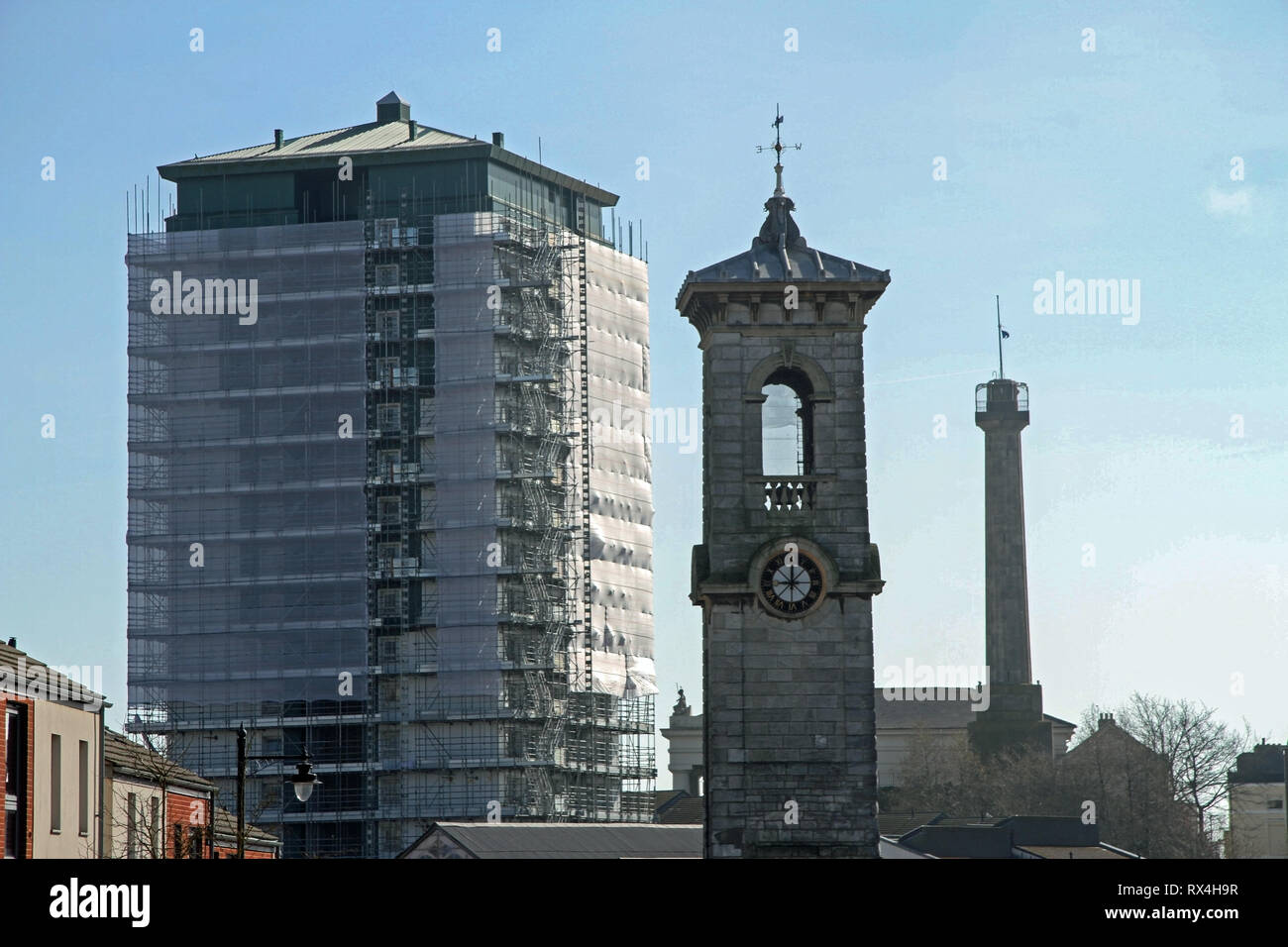 Replacing cladding hi-res stock photography and images - Alamy