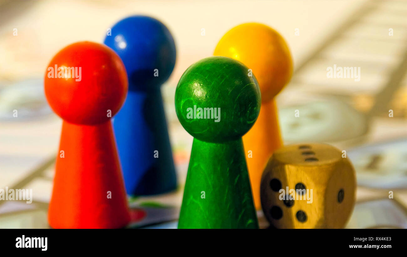 Dice tower hi-res stock photography and images - Alamy