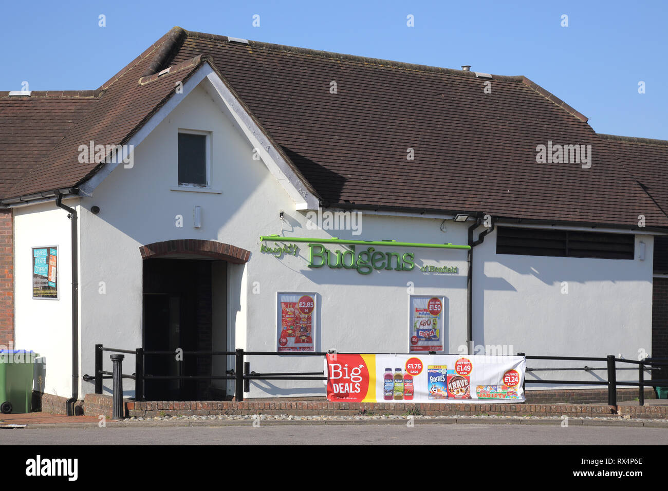 Budgens shop hi-res stock photography and images - Alamy