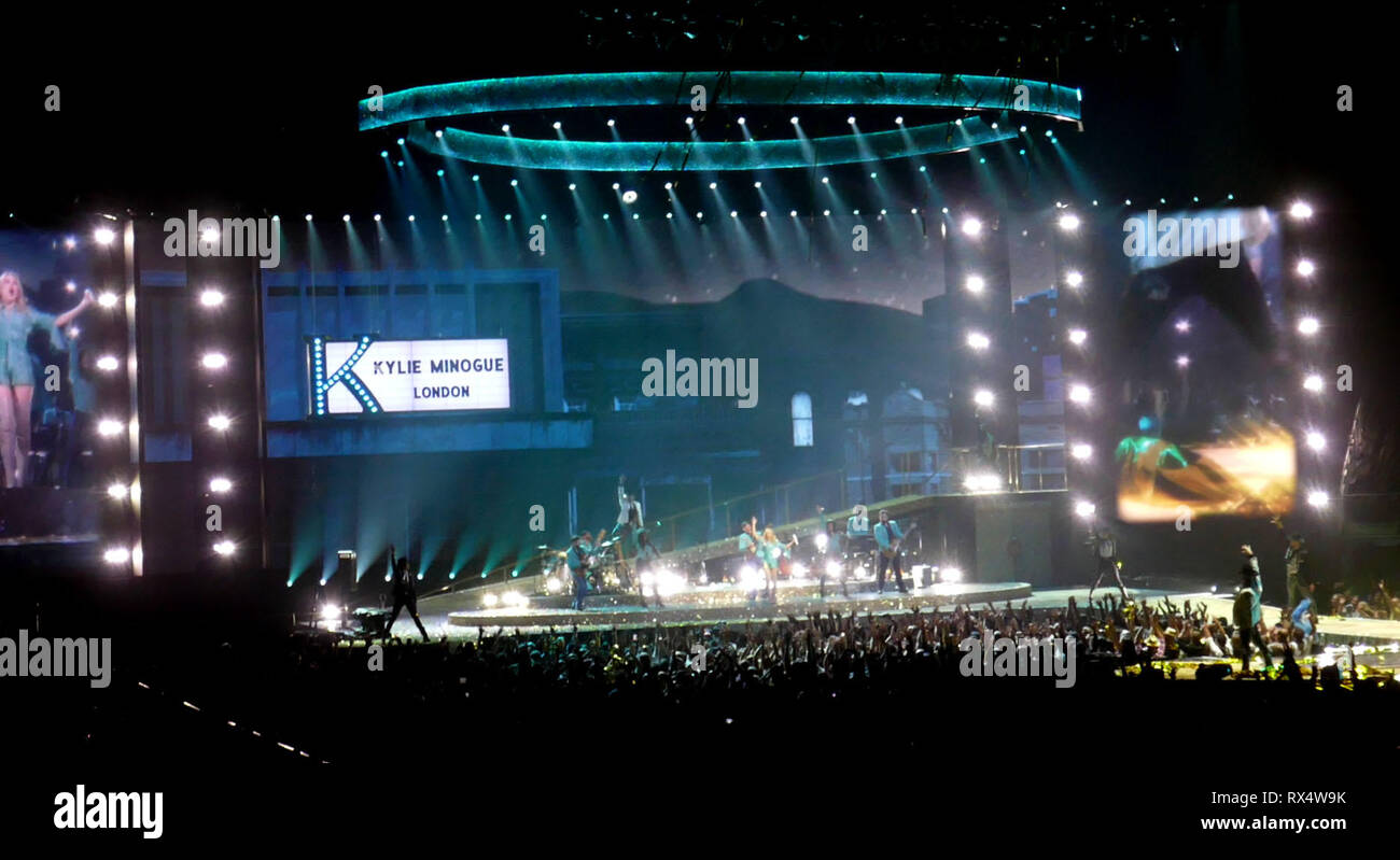 LONDON, ENGLAND - SEPTEMBER 27: Singer Kylie Minogue performs in ...