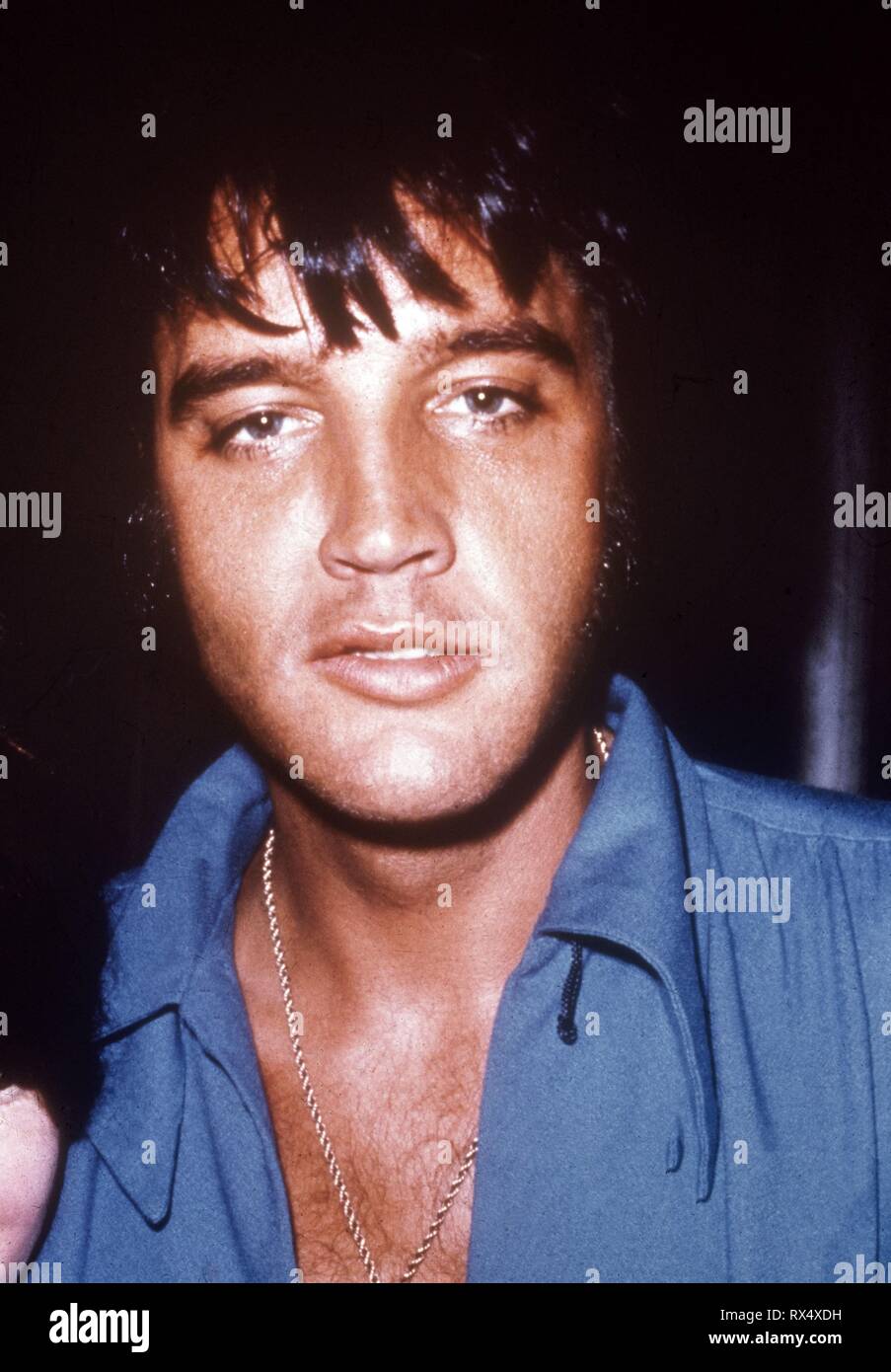 ELVIS PRESLEY (1935-1977) CANTANTE Y ACTOR ESTADOUNIDENSE Stock Photo ...