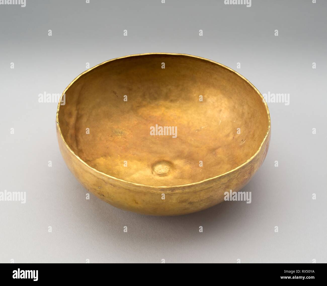 Inca gold vessel hi-res stock photography and images - Alamy