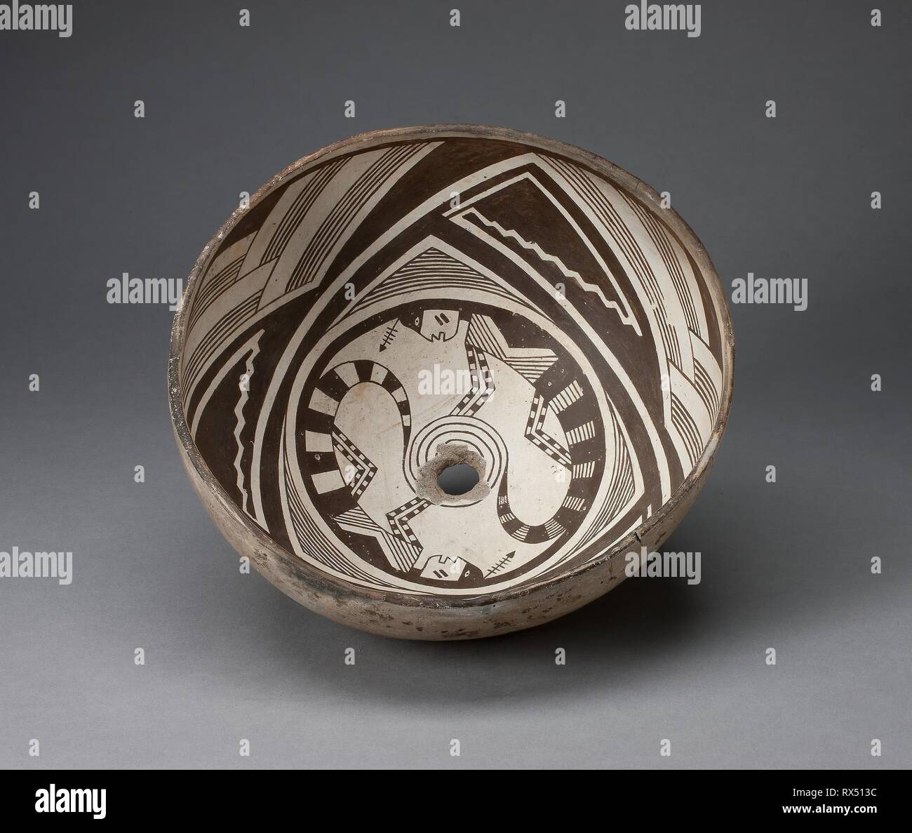 Bowl. Mimbres branch of the Mogollon, Classic Mimbres Black-on-white ...